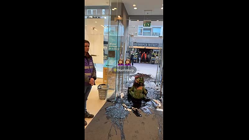 Politie arresteert XR-activisten in Hoofddorp na ranzig Primark-protest ...